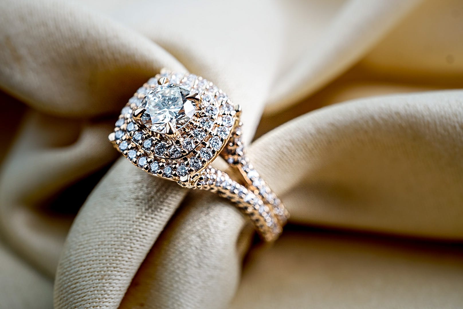 Sunburst Splendor Elegance Ring - Ceylon Artisans